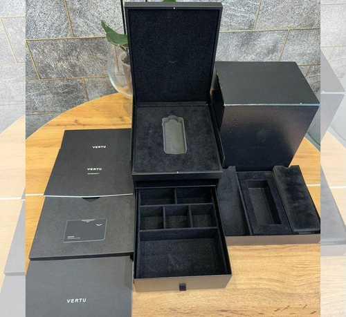 Коробка vertu ascent x