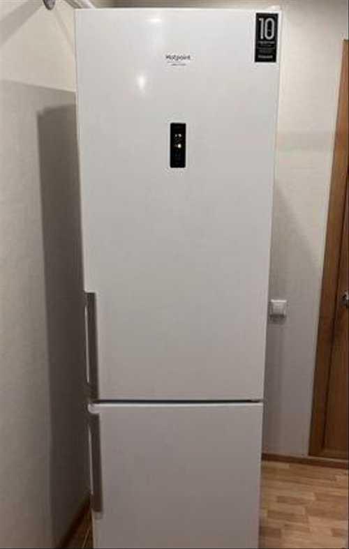 Холодильник Hotpoint Ariston HFP 6200 W сломанный