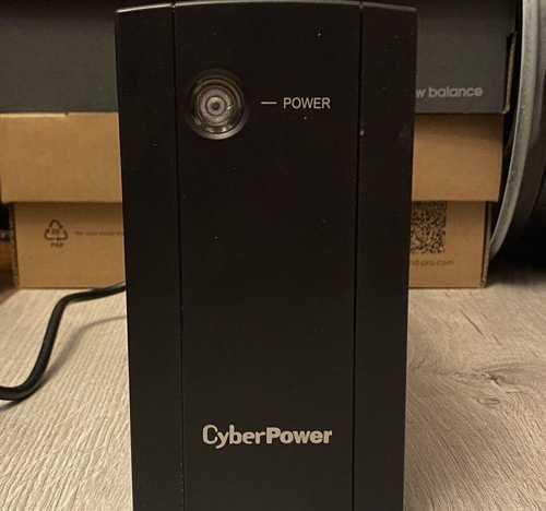 Источник бесперебойного питания CyberPower UTI675E