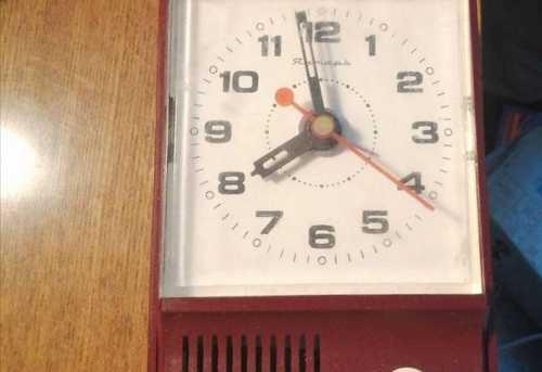 Часы с будильником настольные