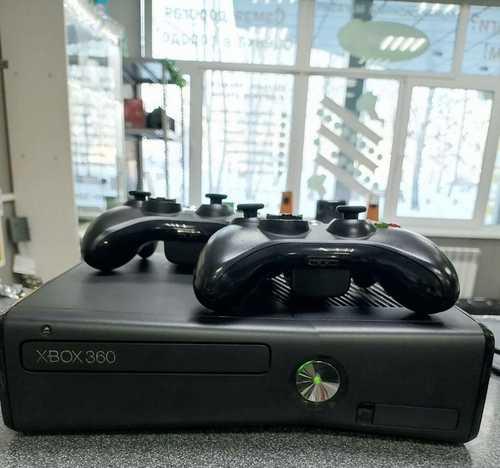 Microsoft Xbox 360 S, 250 ГБ, 2 геймпада
