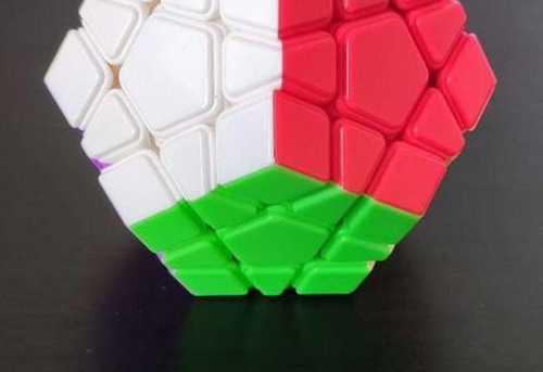 Мегаминкс - как кубик Рубика, но на 12 сторон