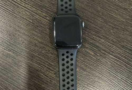 Apple Watch SE Nike Sport 44mm Space Gray