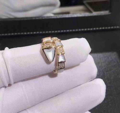 Золотое кольцо с бриллиантами 0.82ct