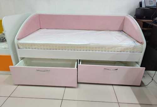 Детская кровать для девочки с мягкой спинкой