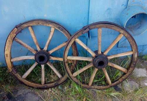 Старинные колёса от гужевой телеги