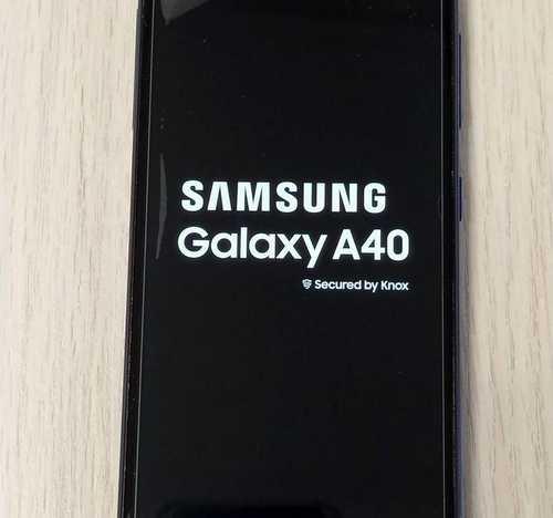 Samsung Galaxy A40, 4/64 ГБ