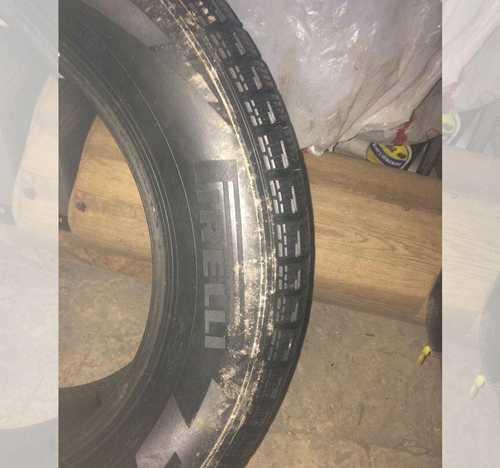 Pirelli Ice Zero 215/60 R16 99T