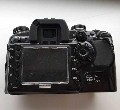 Разбитый цифровой фотоаппарат konica minolta 7d