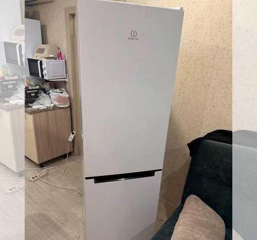 Холодильник Indesit Total No Frost