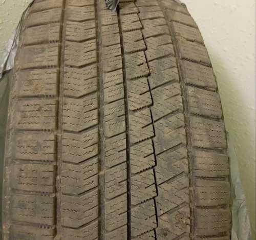 Bridgestone Blizzak VRX2 235/45 R18 94Q