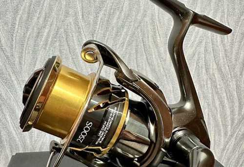 Shimano 20 Twin Power 2500S новая