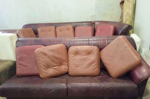 Кожаный диван составной с подушками