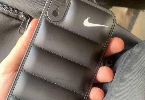Дутый чехол Nike на iPhone