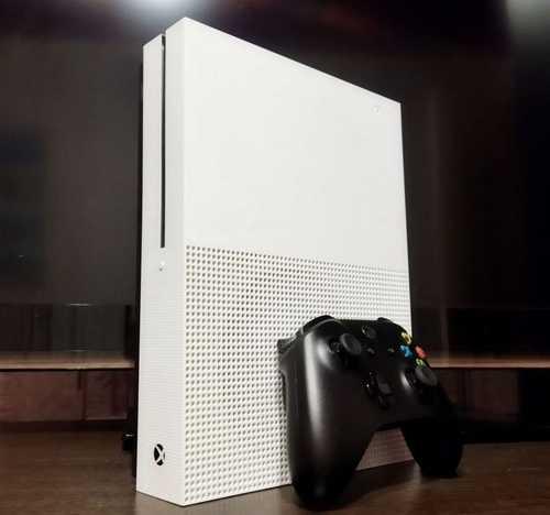 Xbox one S   89 игр