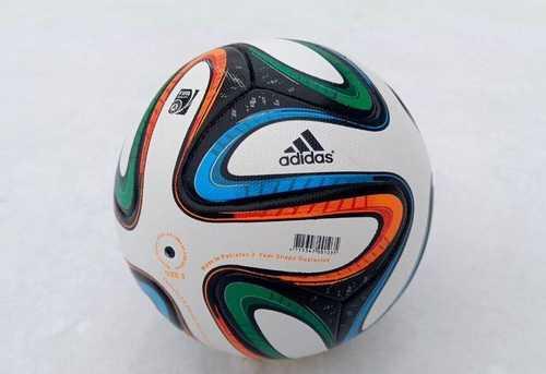 Футбольный мяч adidas brazuca новый