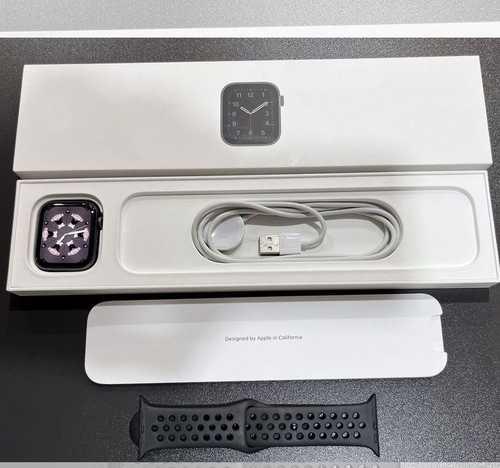 Apple Watch SE 44mm Midnight