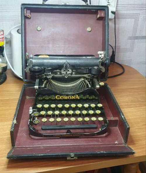 Печатная машинка Corona typewriter company.Inc