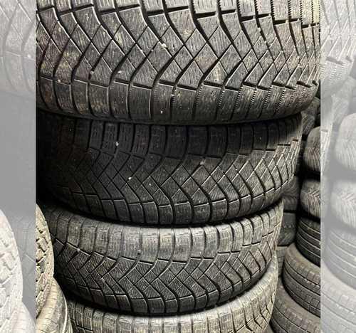 Pirelli Ice Zero FR 225/65 R17