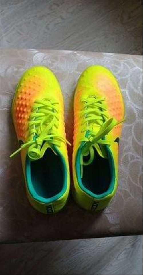Футзалки nike Magesta 38 р
