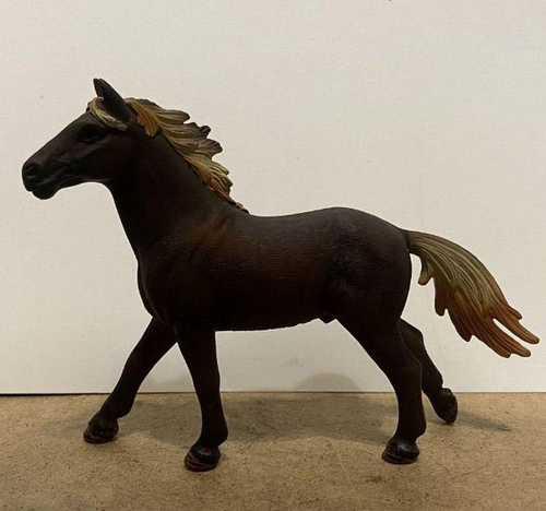 Фигурки schleich лошадь