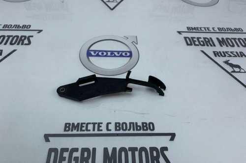 Кронштейн жгута проводки Volvo S60 S80 XC70 XC90
