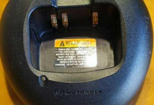 Зарядное устроиство Motorola pmtn 4034