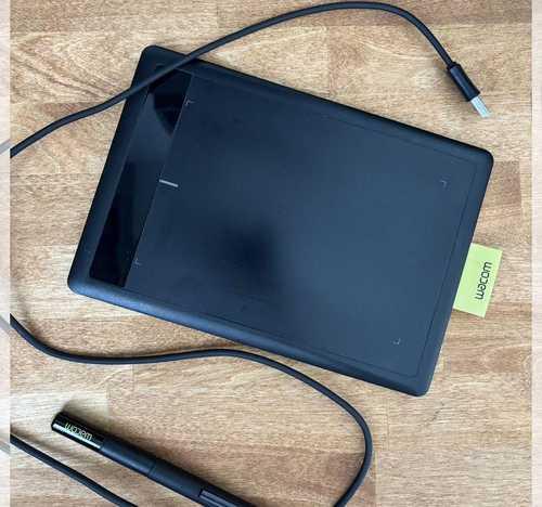 Графический планшет wacom one, бу