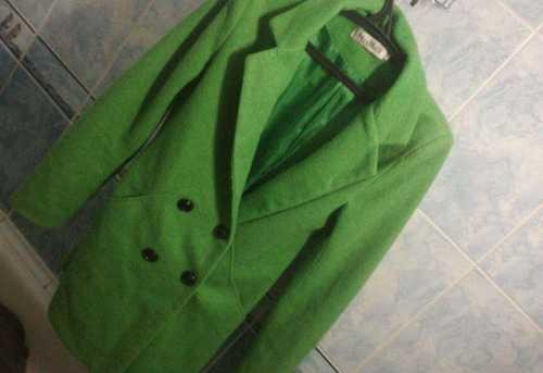 Пальто зеленое Max Mara размер М