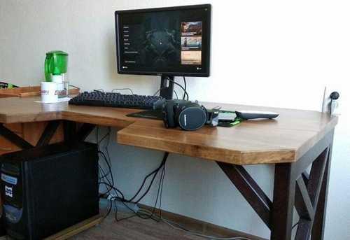 Компьютерный стол из массива