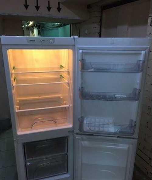Узкий холодильник Атлант (54,5 см) Пол года Б/У