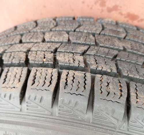 Dunlop Graspic DS3 185/60 R15 84Q