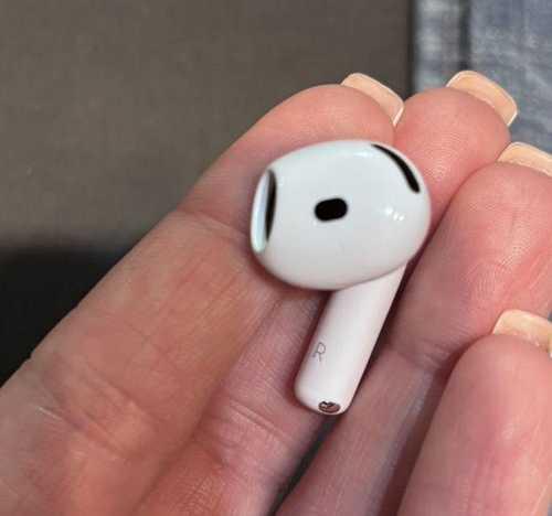 Правый наушник AirPods 4 ANC