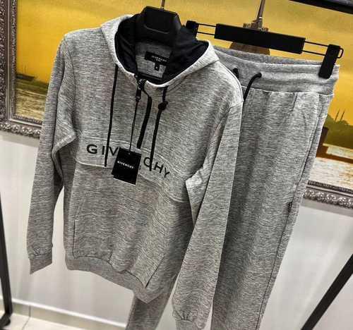 Спортивный костюм Givenchy