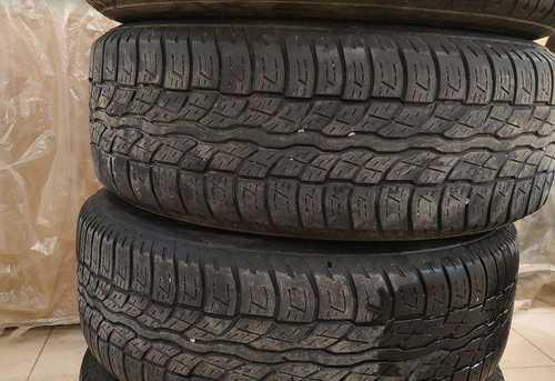 Bridgestone Dueler H/T D687 235/60 R16