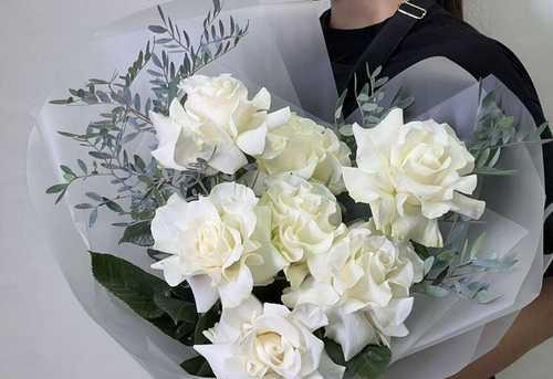 Букет-сердце из белых ажурных роз