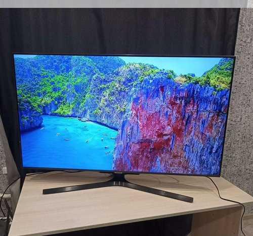 Телевизор Samsung UE50AU7570U