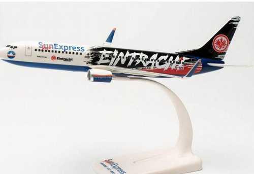 613200 Самолет Боинг B737 Sun Exp. Eintracht 1:20