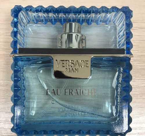Новая туалетная вода Versace Man Eau Fraiche
