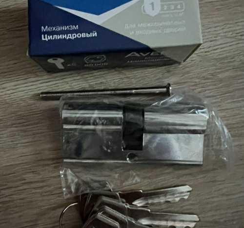 Замок дверной. Механизм цилиндровый