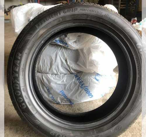 Goodyear EfficientGrip Performance SUV 225/55 R19 99V