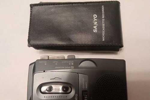 Диктофон кассетный Sanyo TRC-770M + 4 кассеты Sony