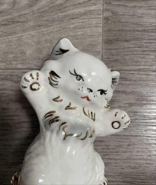 Фарфоровые статуэтки котики
