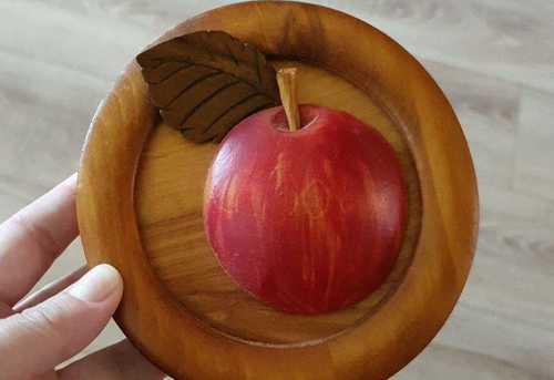 Сувенир "Яблочко на тарелочке"