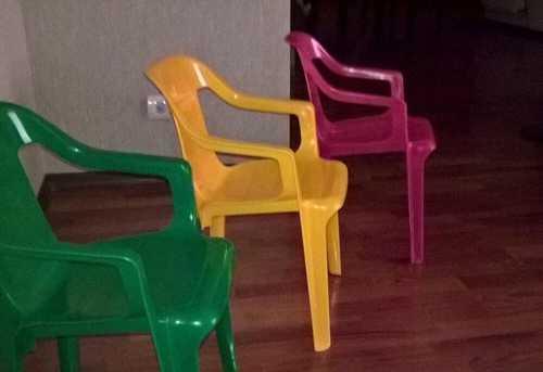 Продаю детские стульчики