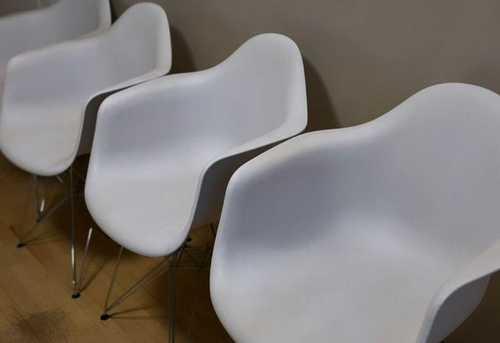 Стулья Eames Daw 2 шт
