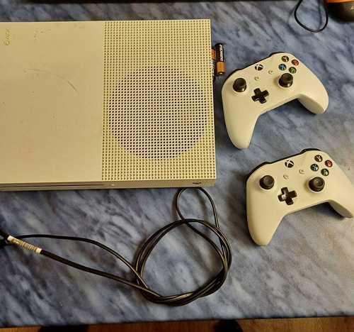 Игровая приставка Xbox One S 1TB