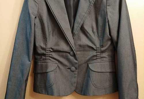 Пиджак женский 44-46разм,приталенный,отличное сост