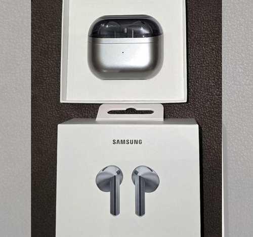 Samsung galaxy buds 3 silver