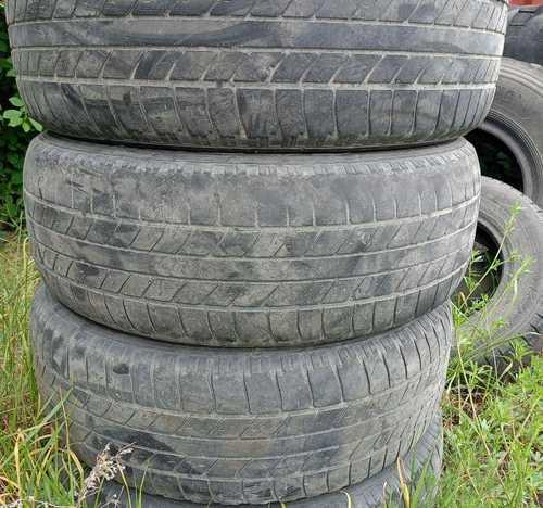 Goodyear Fortera 235/65 R17